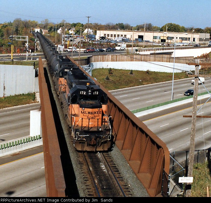 MILW 172 Glycol train crossing over I-94 in Minneapolis, MN